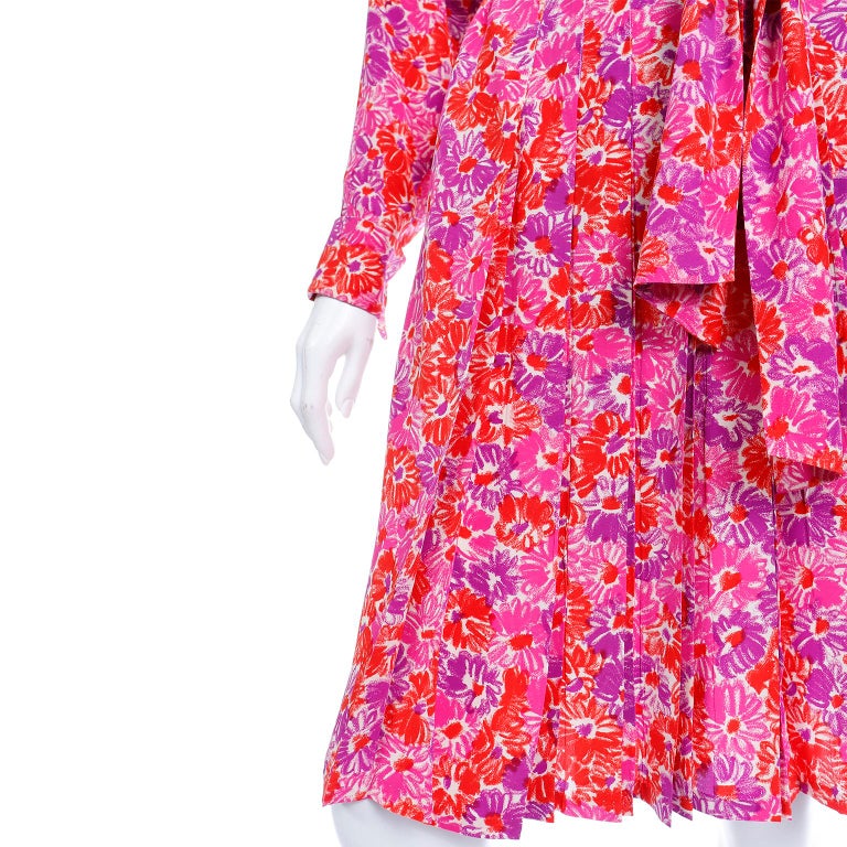 Yves Saint Laurent - Robe de défilé YSL en soie à fleurs roses colorées ...