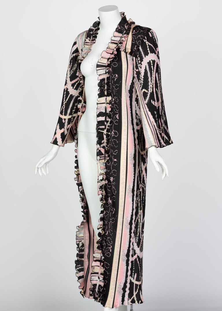Zandra Rhodes Pink Silk Printed Caftan, 1980s For Sale at 1stDibs