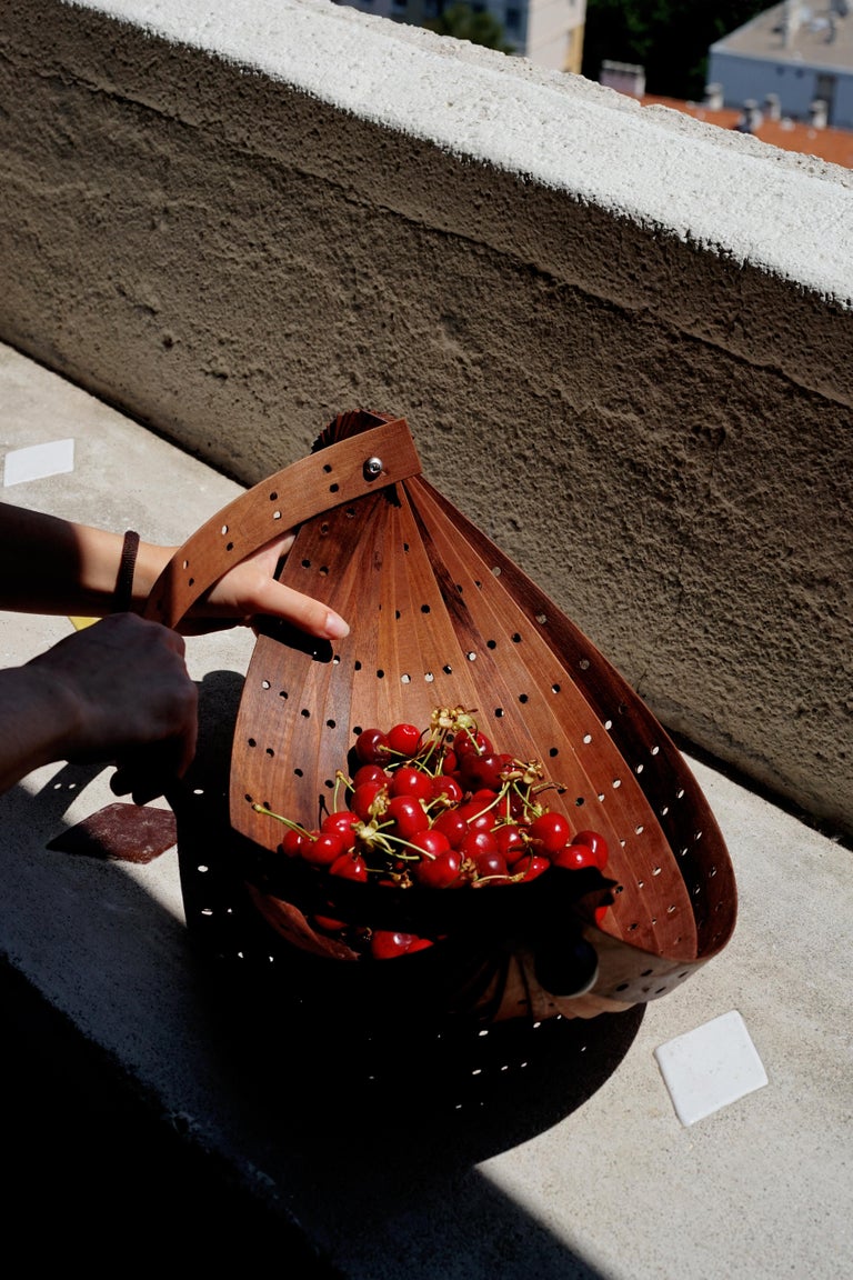ZARU colander, walnut wood, design Rio Kobayashi, OROS Edition For Sale ...