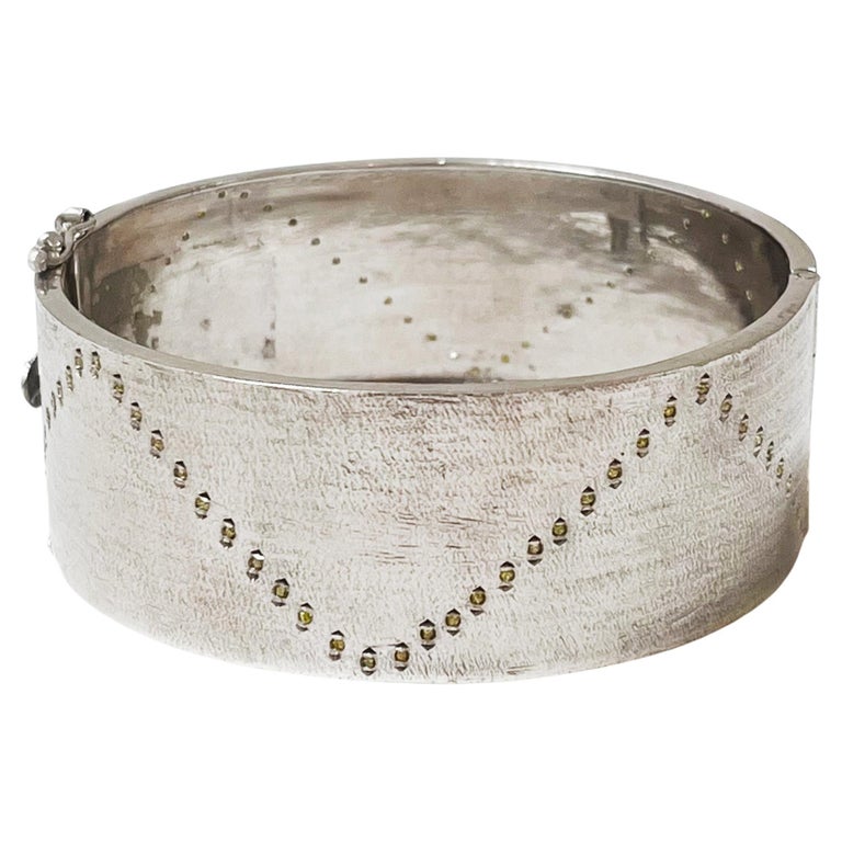 Zig Zag Silver Bangle with Pavé Yellow Diamonds For Sale at 1stDibs