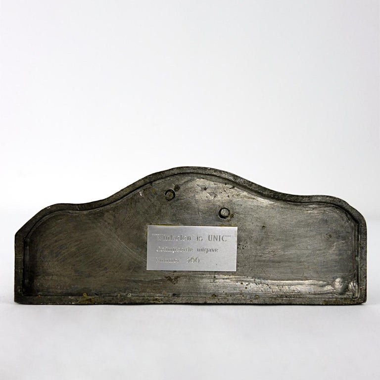 Zinc Statue of a Flemish Lady Who is Window Shopping at UNIC ...